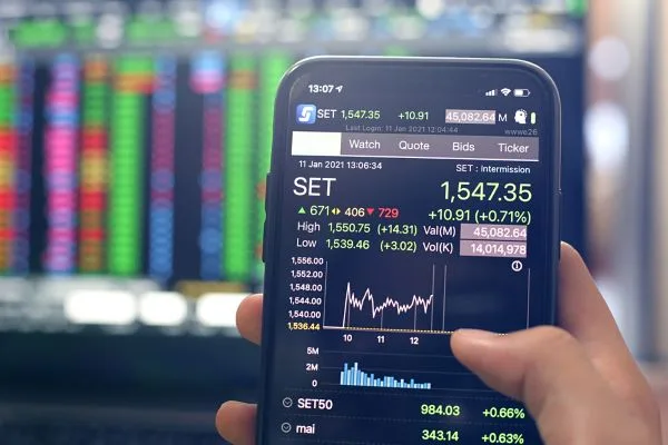 The Benefits and Drawbacks of Options Trading Tax Treatment